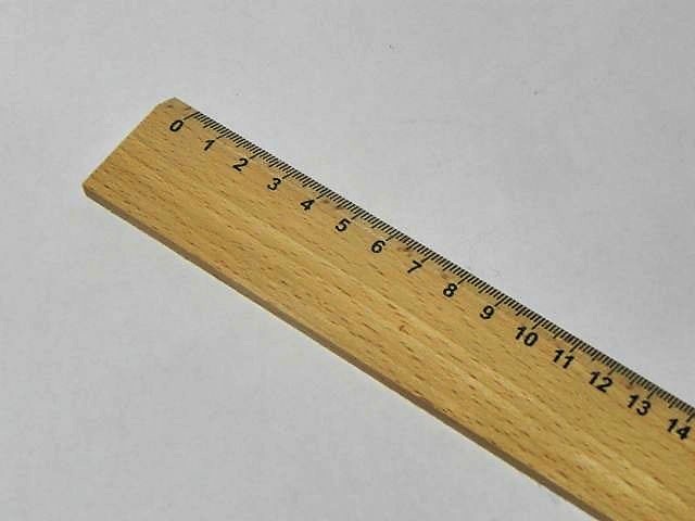 Promocijska lesena ravnila